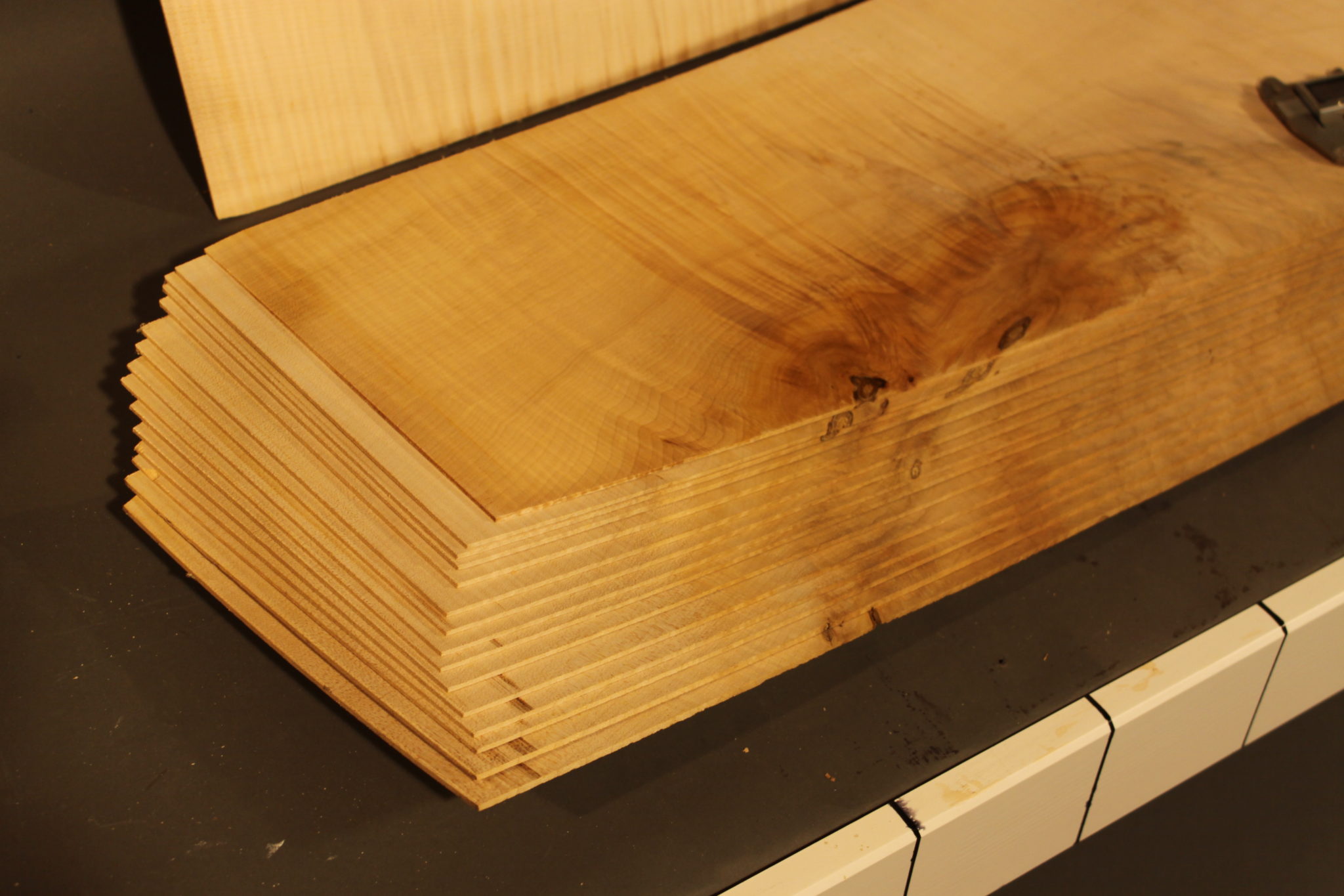 Riegelahorn-Furnier 2 Mm (112 X 30 Cm) - Furnier-Manufaktur