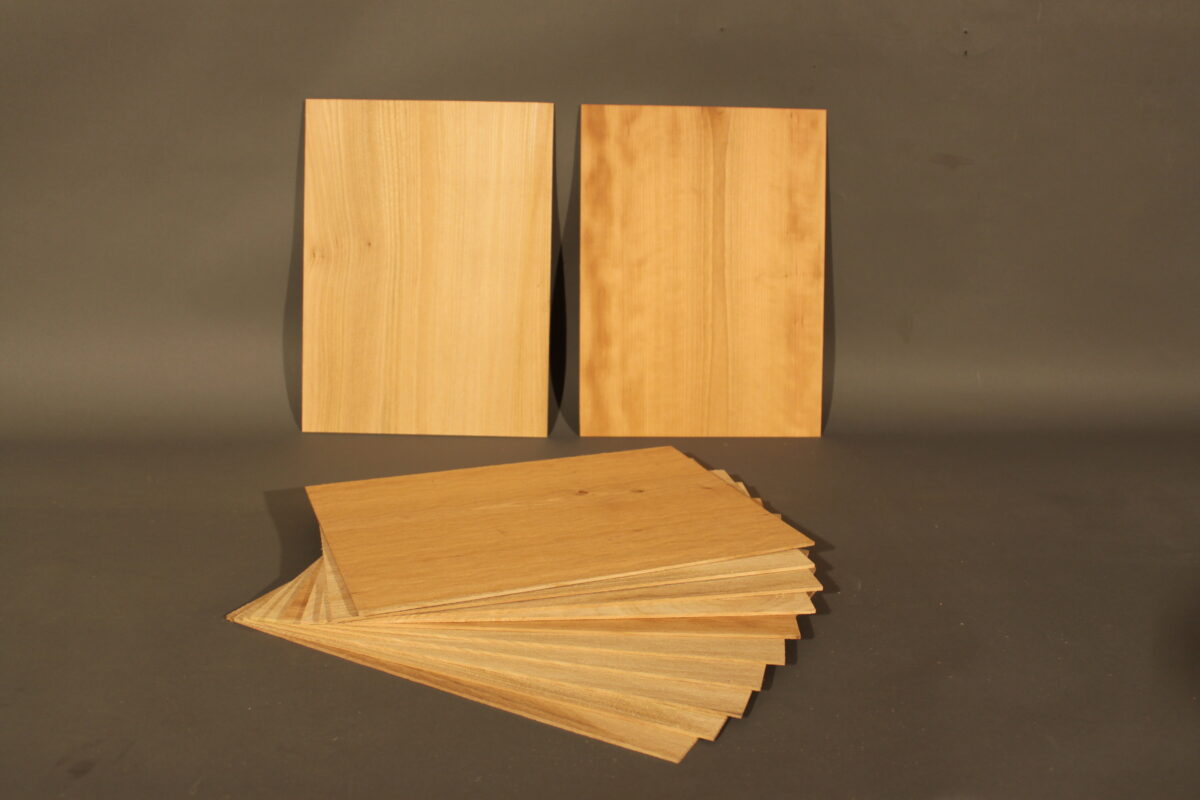 Laserholz Rüster (Ulme) 3 Mm (40 X 30 Cm, 5 Blatt) - Furnier-Manufaktur